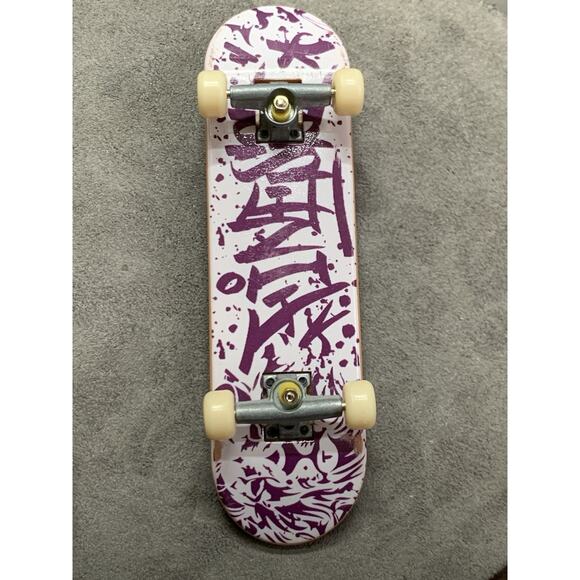 Tech Deck | Toys | Vintage Finesse Tech Deck Graffiti Lion Mural ...
